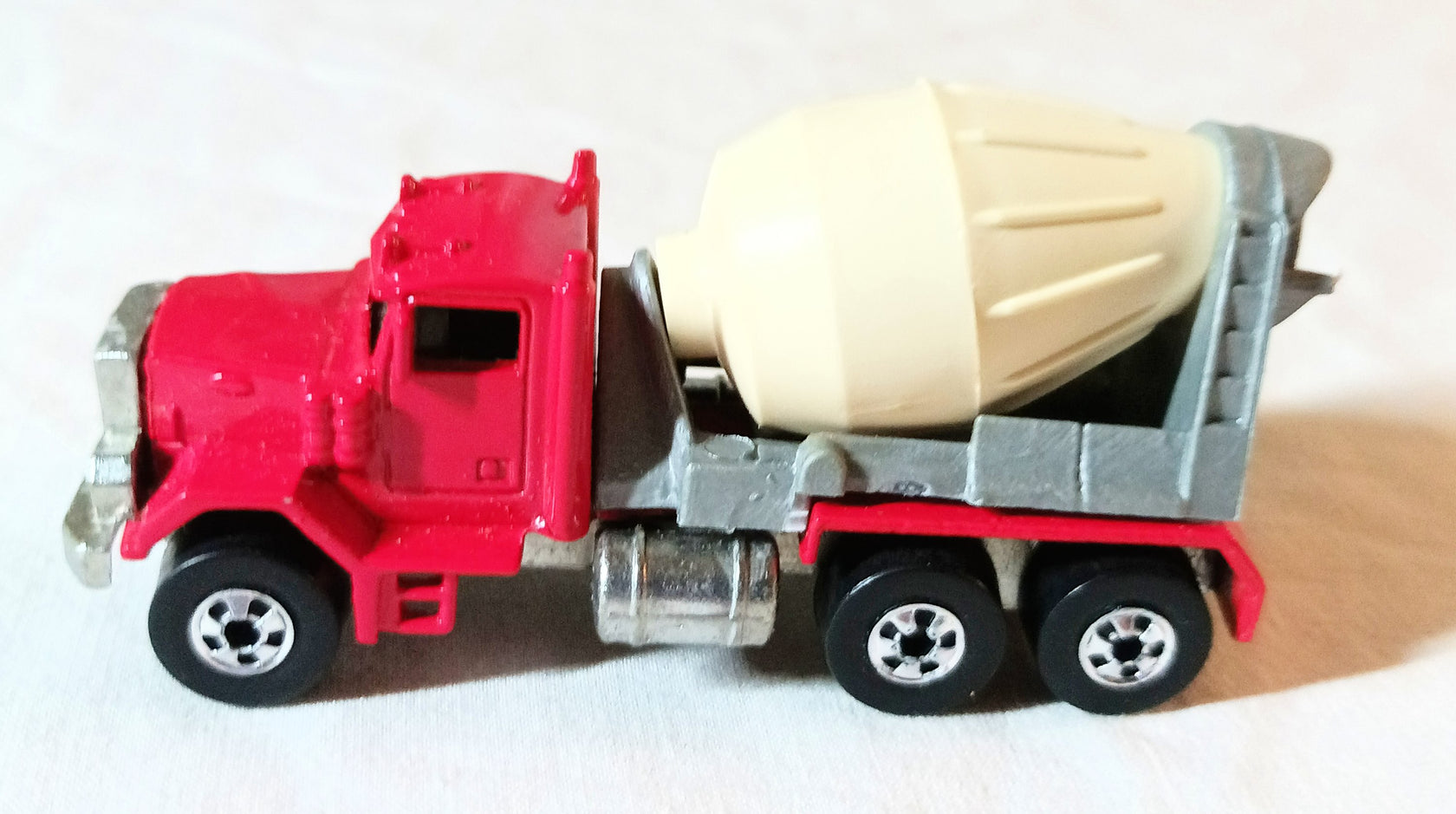 Hot Wheels Workhorses 1169 Peterbilt Cement Mixer Malaysia 1985 ...