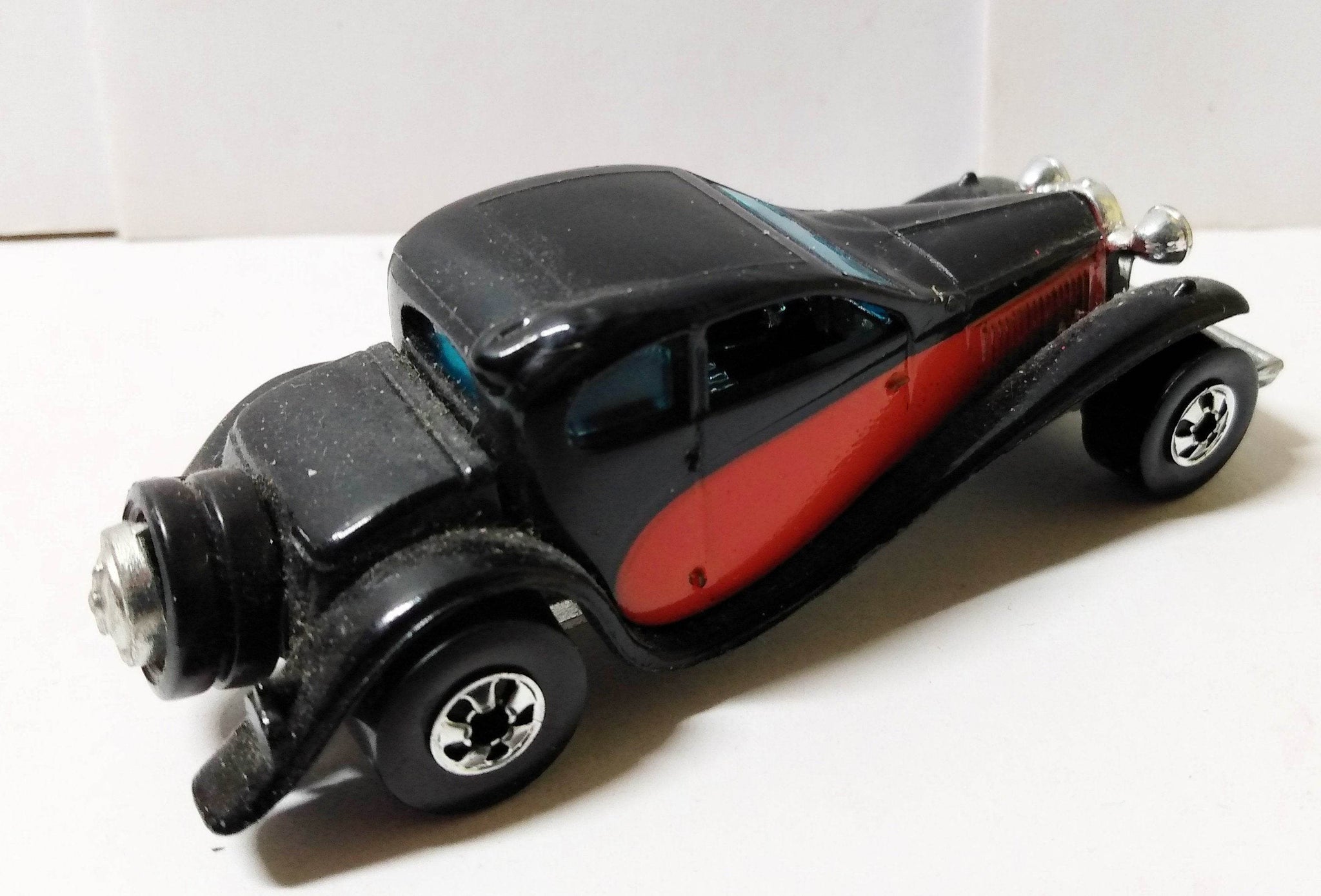 Hot Wheels #1696 '37 Bugatti Hong Kong 1981 black bw – TulipStuff