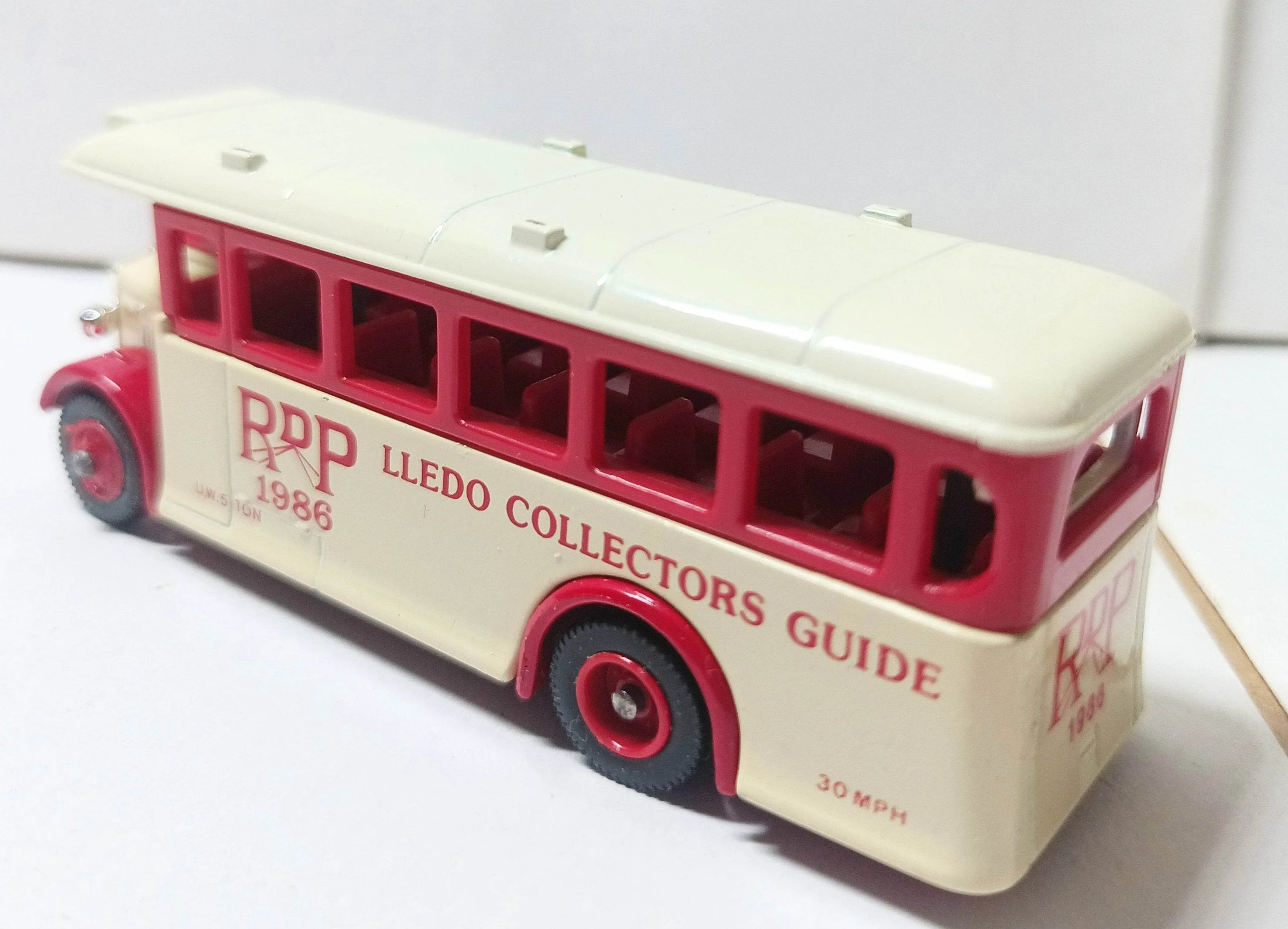 Lledo LP17 1932 AEC Regent Single Deck Bus RDP Lledo Collectors Guide ...
