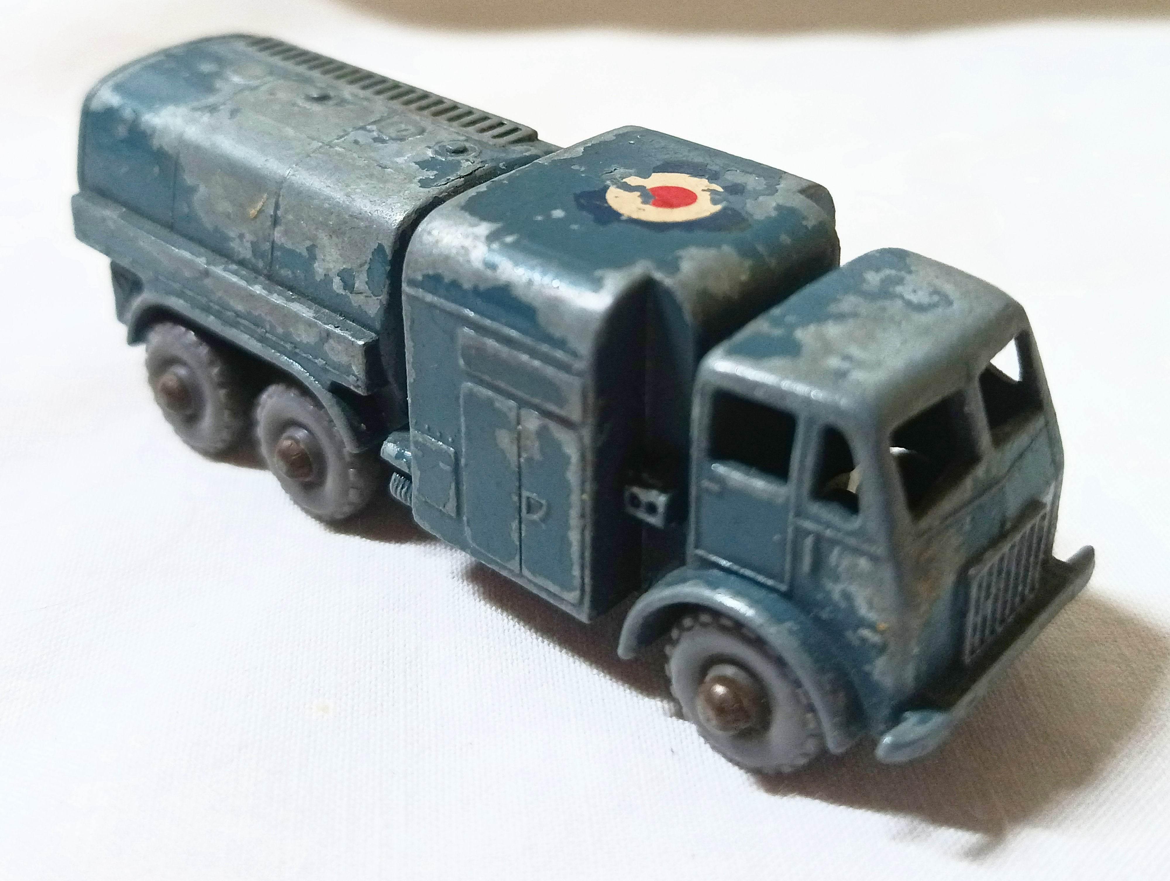 Lesney Matchbox 73 RAF Leyland 10 Ton Pressure Refueller 1959 – TulipStuff