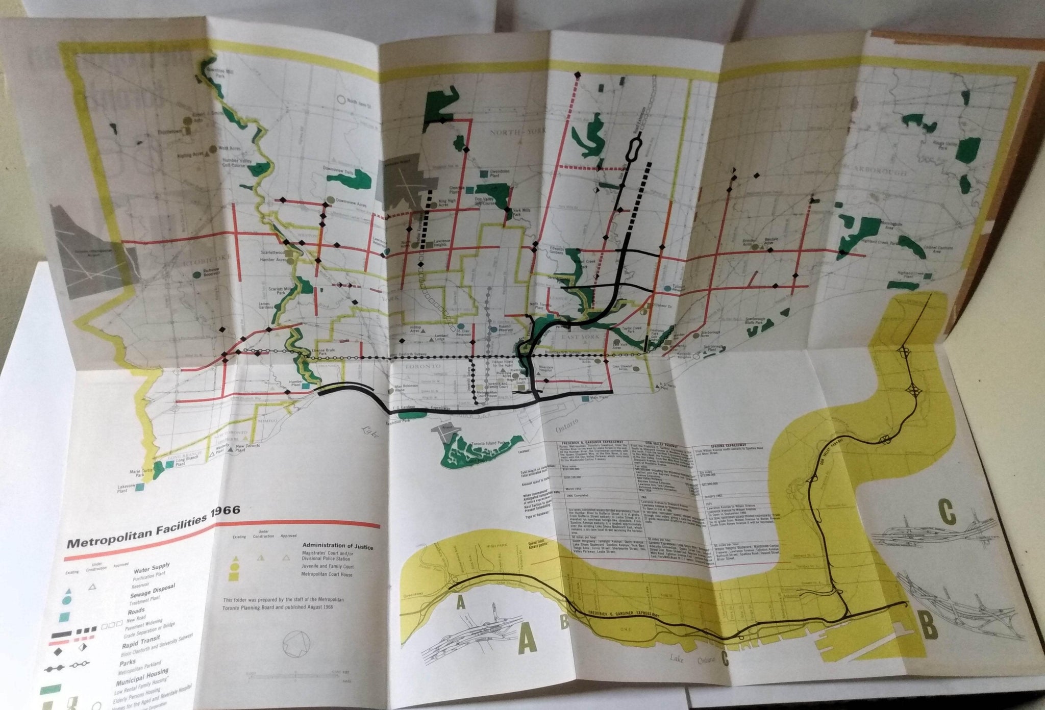 Metropolitan Toronto Planning Board Map Information Brochure 1966 ...